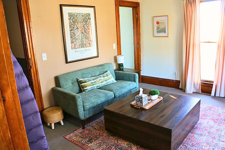 The Pearl Street Haven - Burlington, VT