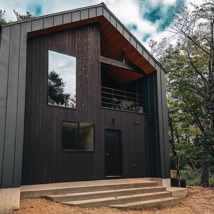 Yasuragi – Sleek Modern 3 Bedroom Ski Chalet - Hakuba