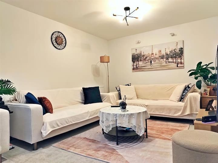 Calm Haven | Cozy Room + Free Parking - Swindon