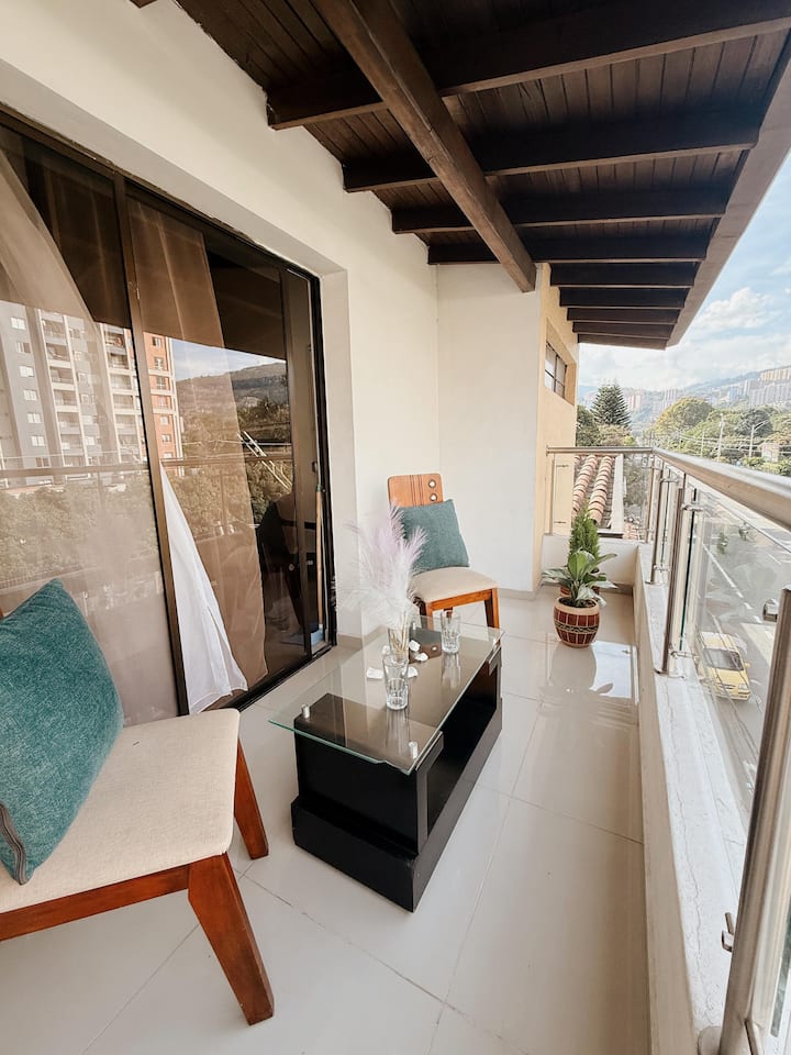 Apartamento En Medellín Sector Laureles-estadio - Medellín, Colombia