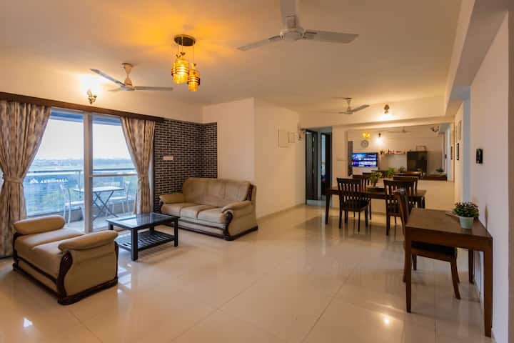 Luxury 3bhk Flat With Beautiful View - Pune