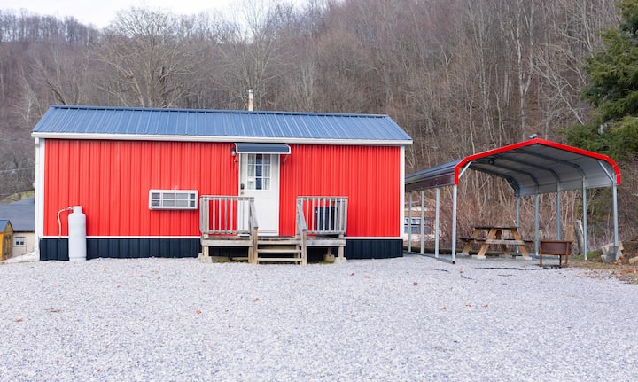 Skyhigh #7 - Red Cabin - Northfork, WV