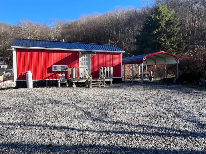 Skyhigh #7 - Red Cabin - Northfork, WV