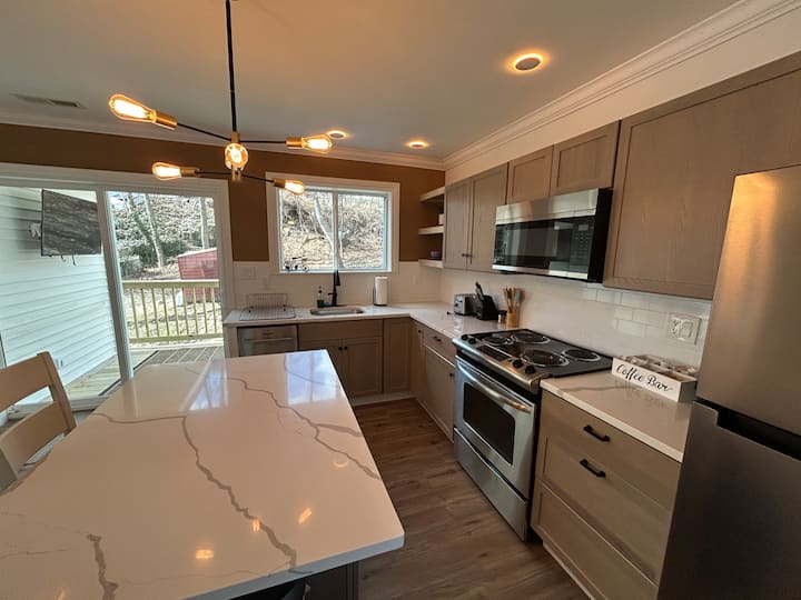 Cozy, Updated 2-bedroom Apartment In Sono - Norwalk, CT