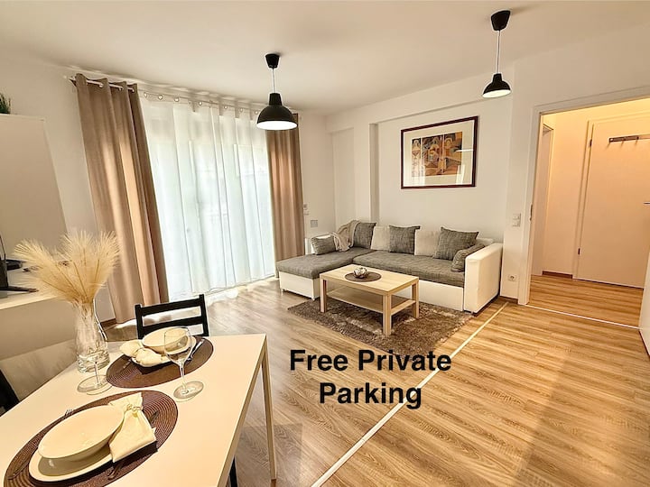 Local-lux Apartment F4 - Private Parking & Balcony - Kecskemét