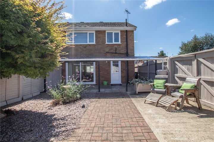 Cosy 2br Family Home | Parking | Cambridge North - Cambridge