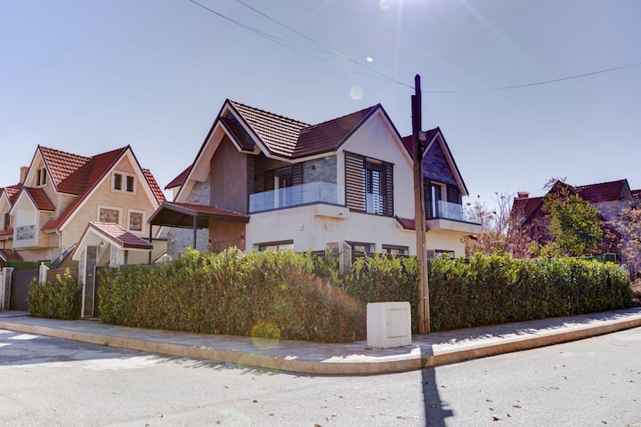 Cocon D’ifrane|confort, Jardin & 5 Min Du Centre - Ifrane