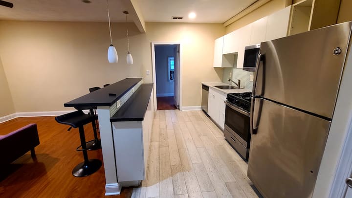 Monthly Rental. Cozy Nations Capital Humble Abode - Capitol Hill, DC