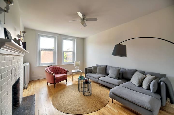Spacious & Charming Next To The Plains And Cartier - Québec, QC