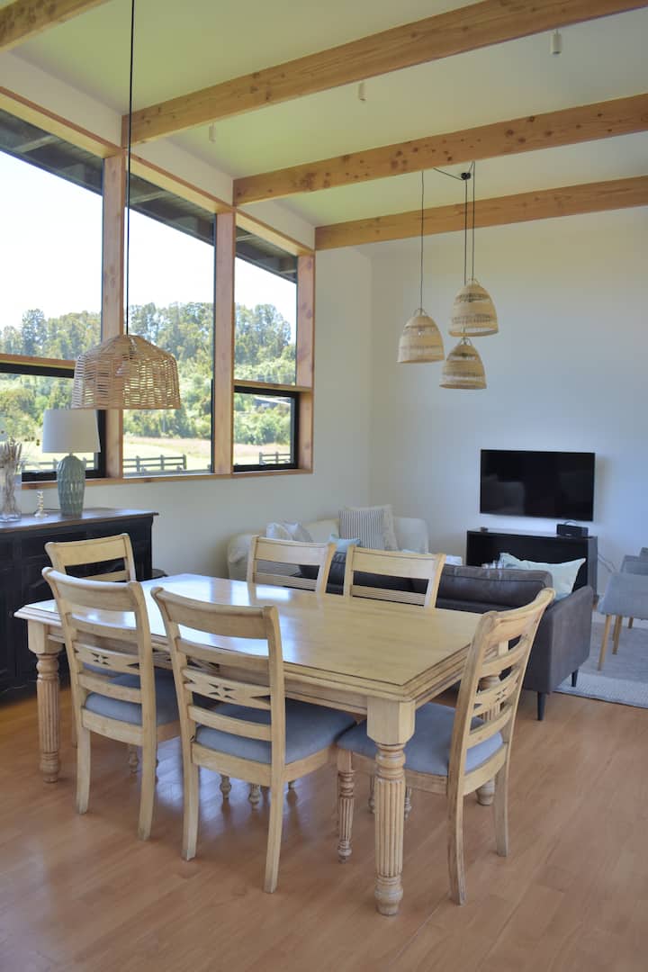 Amplia Casa Familiar Con Bosque Y Río Cercano - Puerto Varas