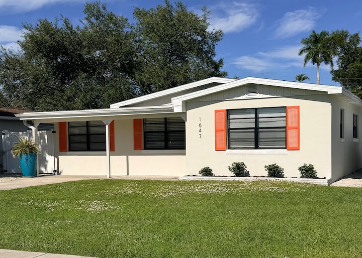 Charming 3br Home • Eclectic, Cozy & Downtown - Fort Myers, FL