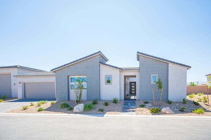 #43 Luxurious Mansion 4 Min To Raiders 6 To Strip - North Las Vegas, NV