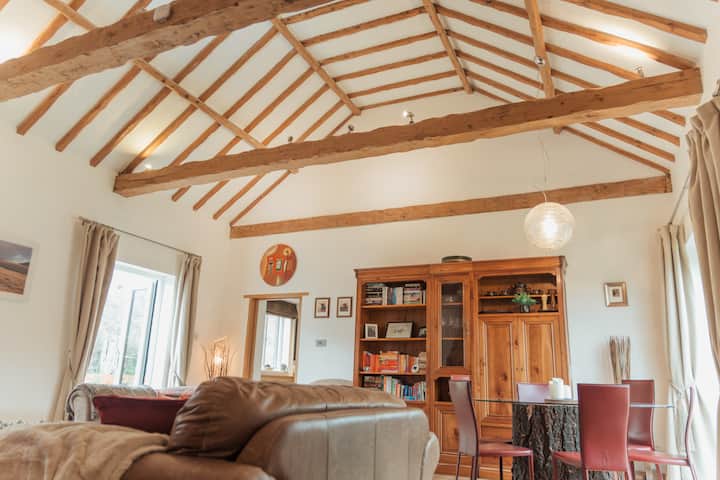 Enjoy A Winter Break At The Bull Pen Cottage - 비콘스필드