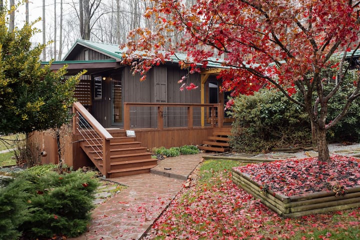 Home W/ Sauna + Hot Tub + Lake Access - Johnson City, TN