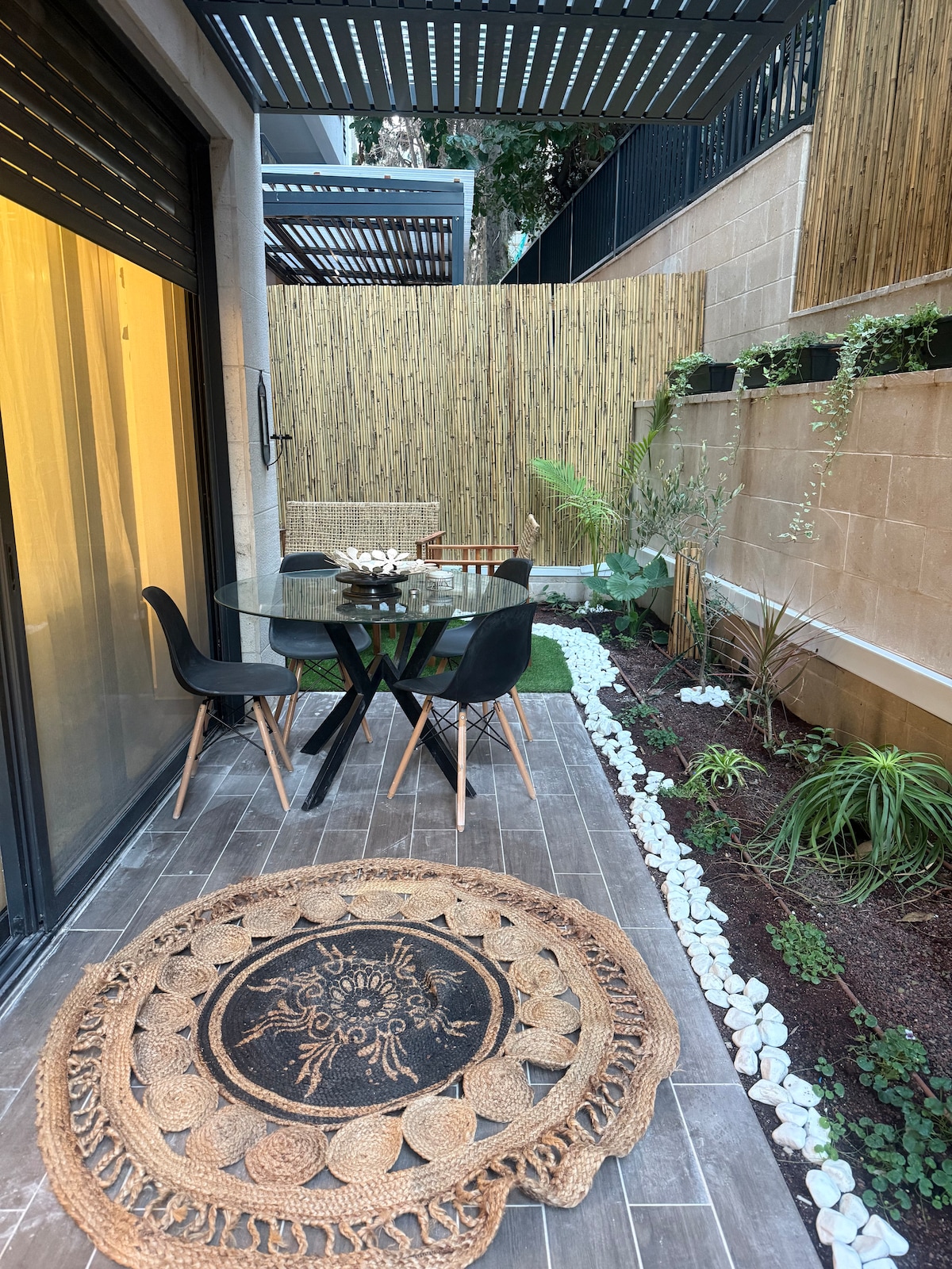 Garden apartment, urban B&B near the stock exchange and Borochov ...