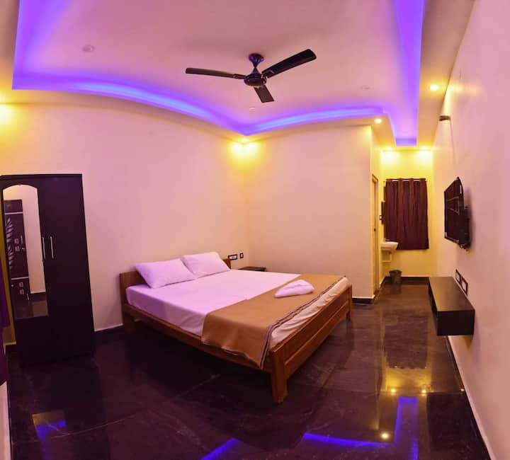 Sivakumar Paradise
Guest House
Mamallapuram - Mahabalipuram