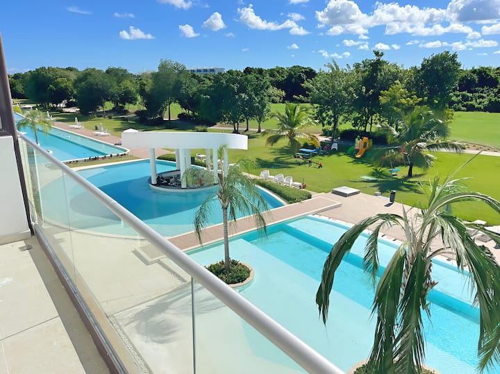 2br | Pool-view Balcony | Pool, Bar & Casino - Punta Cana