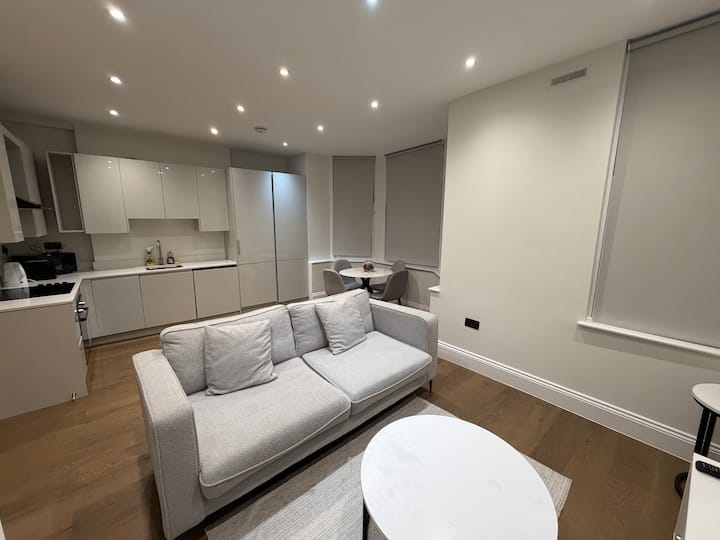 Flat 4 - Modern 2-bed Flat - Twickenham