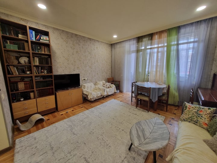Soviet-intelligentsia Style Apartment - Armenia
