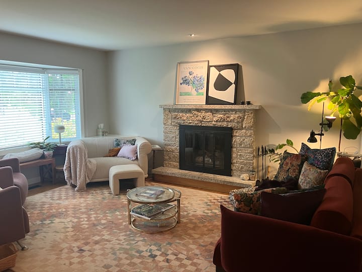 Welcome To The Cabin! 
My Oasis Inside The City. - Winnipeg