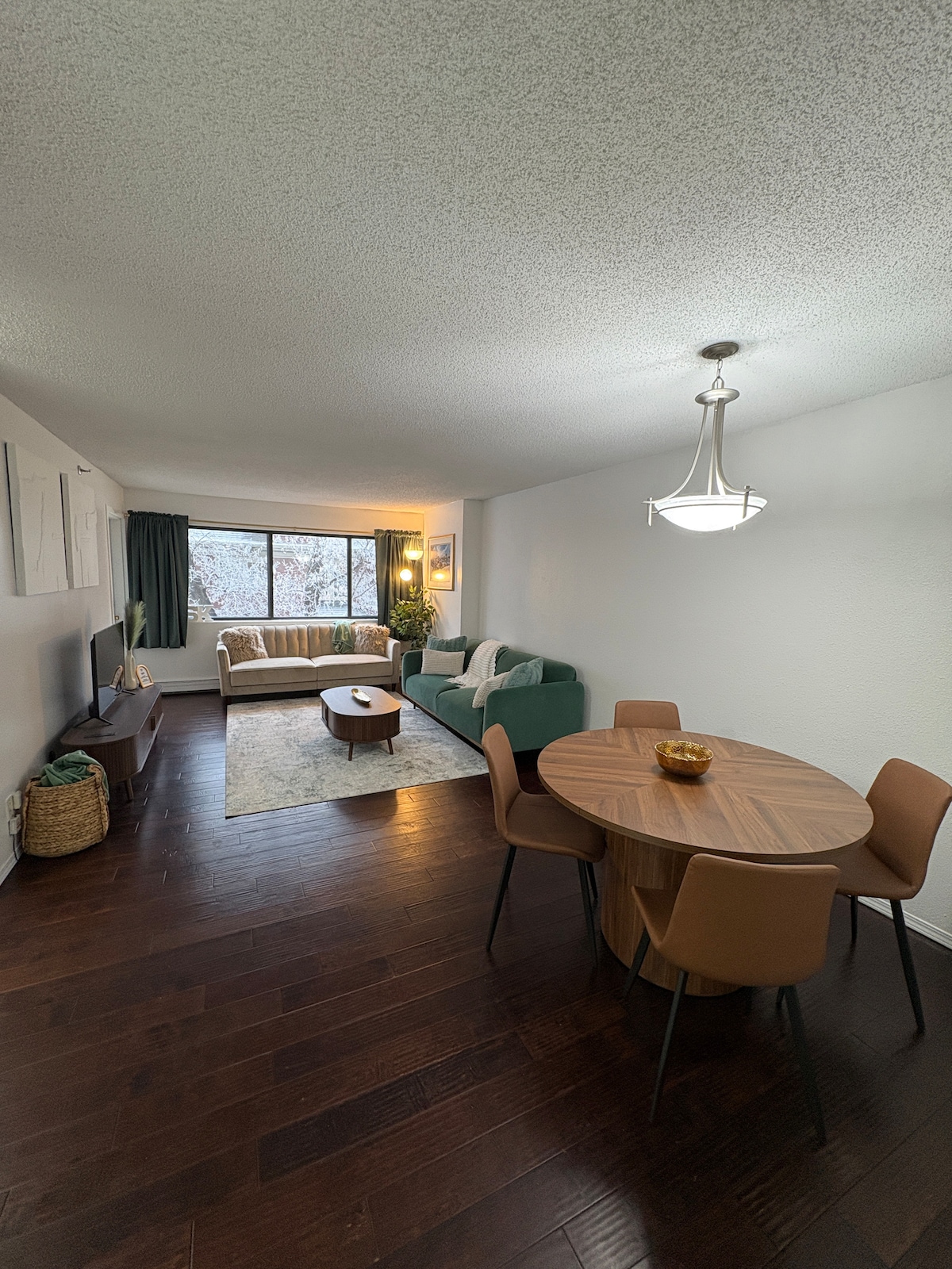 Riverside Condo - Downtown Saskatoon Getaway - Flats for Rent in ...