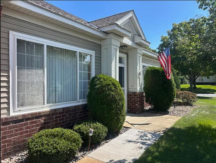 Sunny Townhouse On Rice Creek Nature Reserve - Blaine, MN