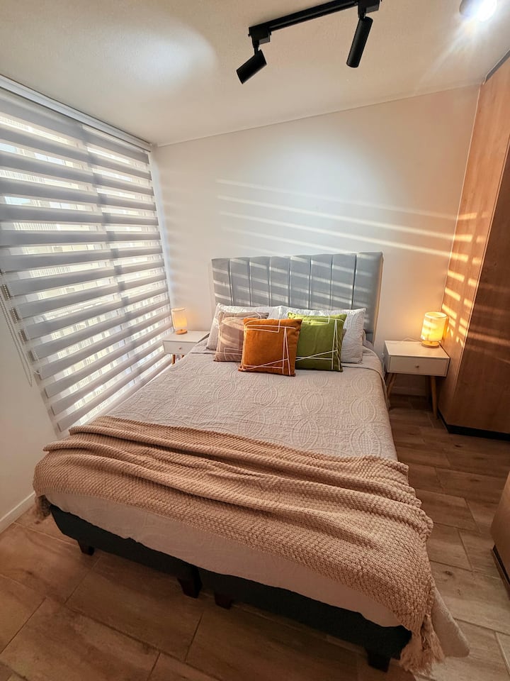 Encantador| 1d1b Full | Aire Ac| Balcón | Metro L5 - Chile