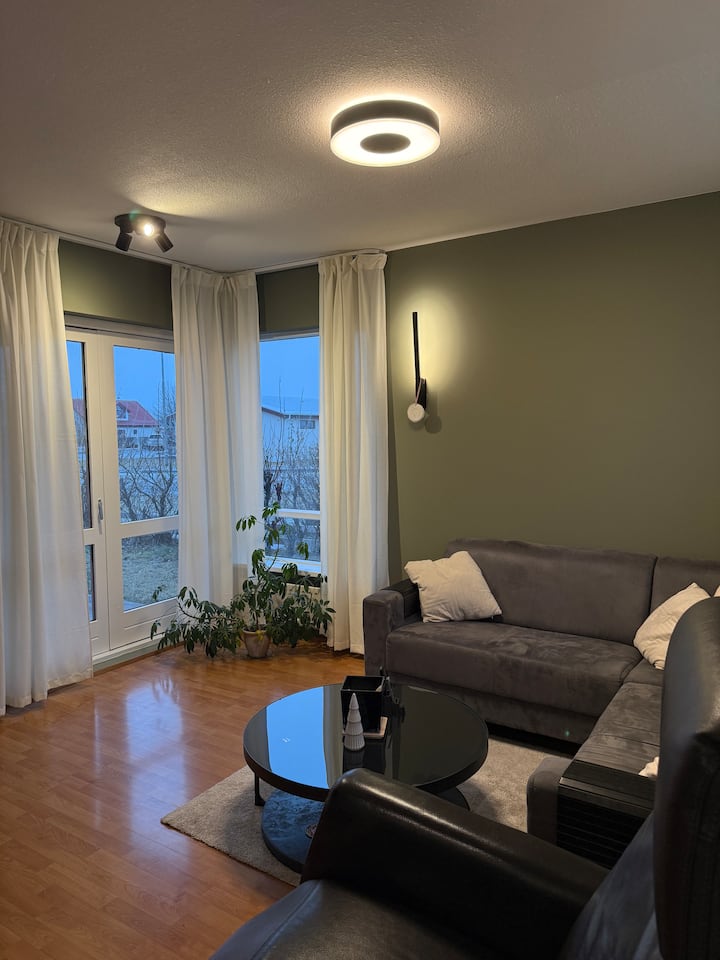 The Little Red House - Höfn