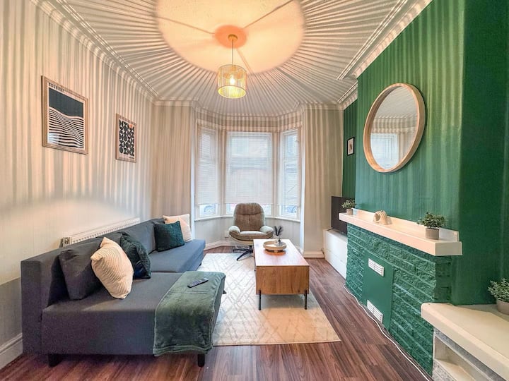 Spacious 3-bed Home In Manchester | Sleeps 2 To 6 - Salford