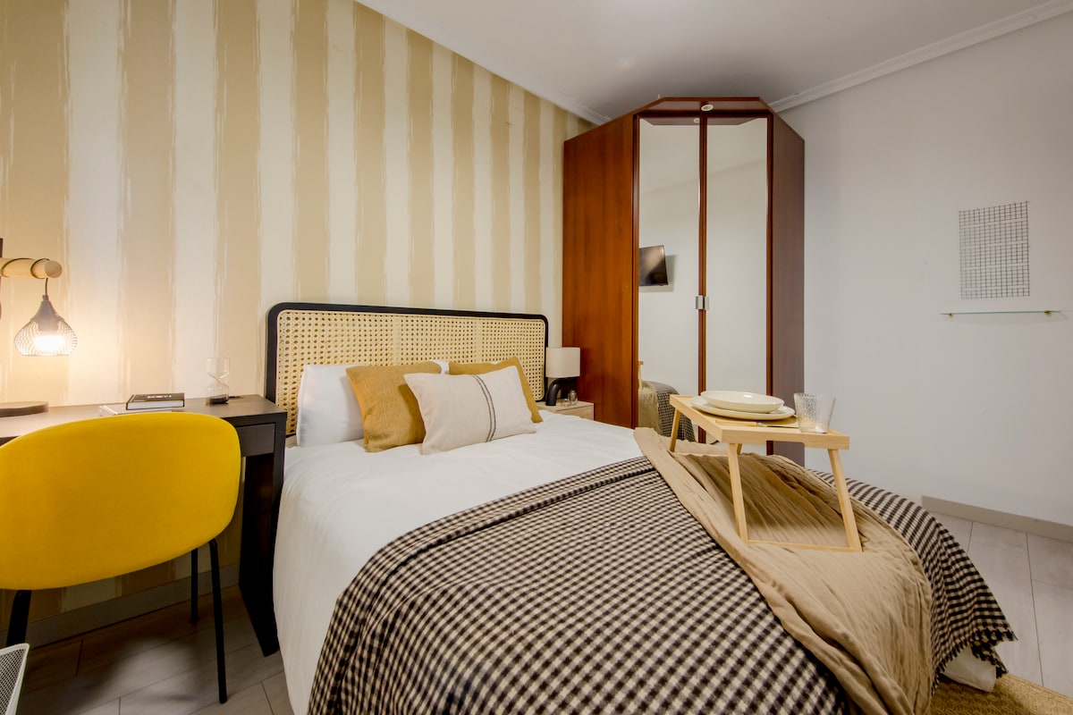 Chamartín Private Room (105 cm Bed) - Apartments for Rent in Madrid ...