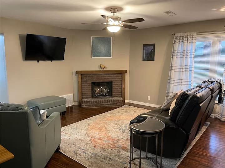 Cozy Furnished Townhome - Near Zoo & Lake - Mount Zion, IL