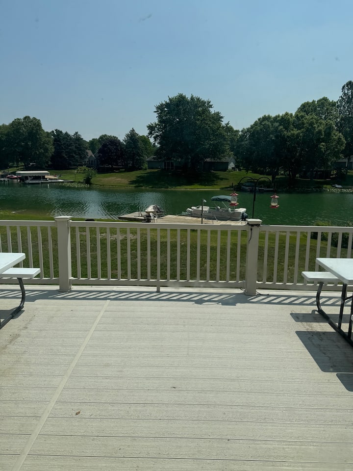 Luxury Lakefront Retreat On Diamond Lake - Dowagiac, MI