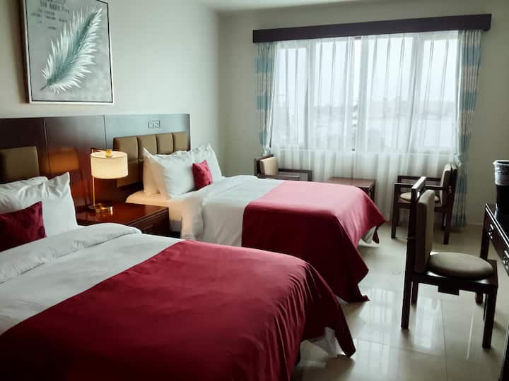 Large Stylish Home - Buffalo, NY