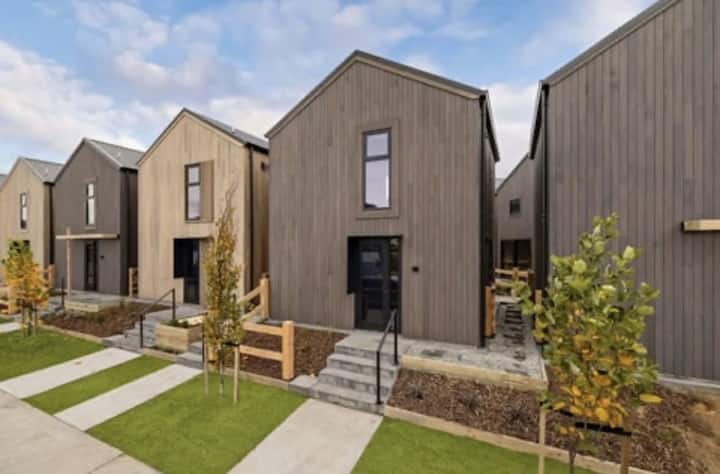 Mountain Air On Munro - Remarkable View Villa - Queenstown