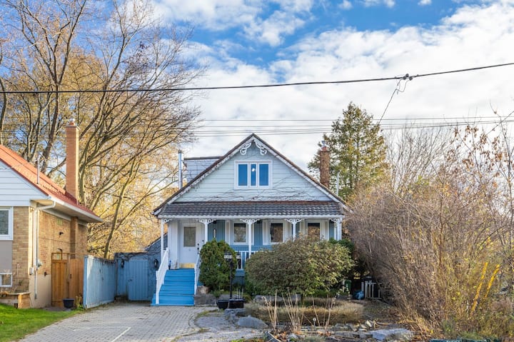 Cozy 4br Cottage Style Home In The City - Toronto