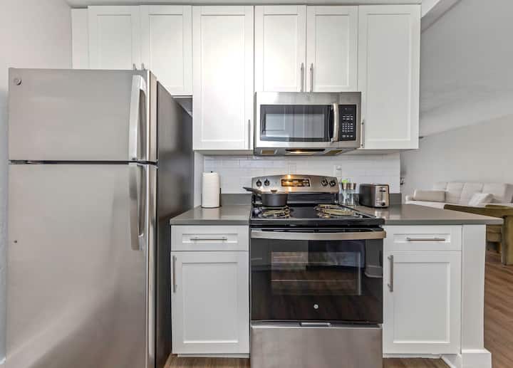 Stylish 2br In Tampa With Gym, Laundry & Pool - Aéroport de Tampa (TPA)