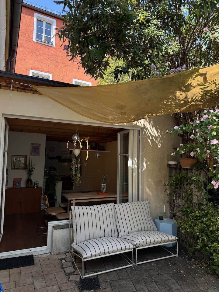 Charmantes Haus Mit Innenhof – Ruhig Und Gemütlich - Regensburg