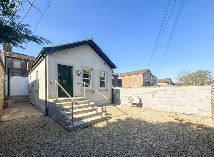 Elegant 2br Town Apartment — Steps From Everything - Galway