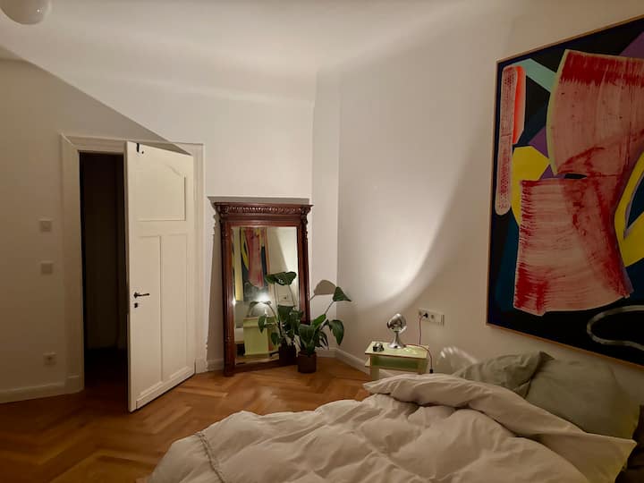 Kunstvoll Eingerichtetes Zuhause In Lindenthal - Colonia