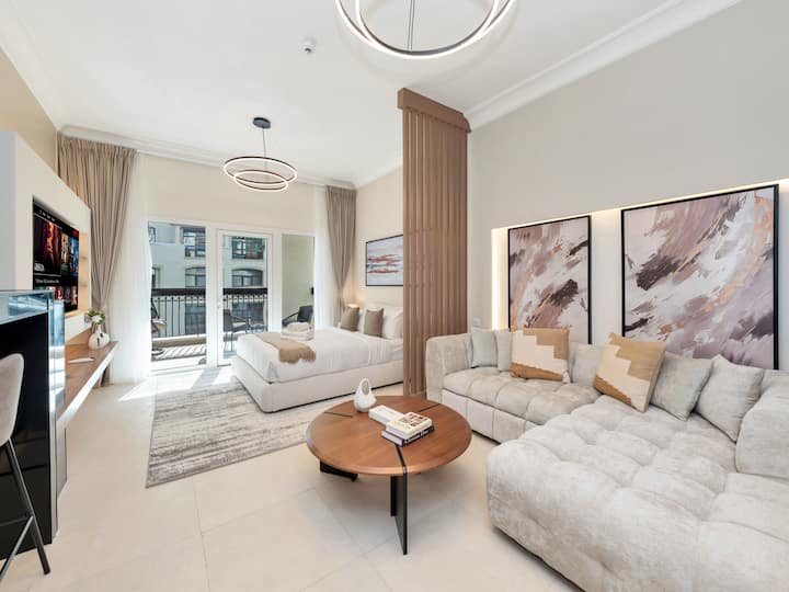 Deluxe Studio | 1 Min Away From Wb & Ferrari World - Abu Dhabi
