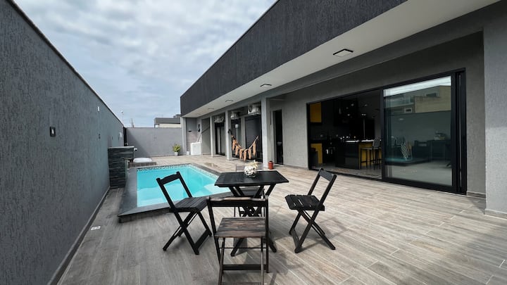 Casa Black Na Praia A Vida Tem Outro Sabor - Guaratuba