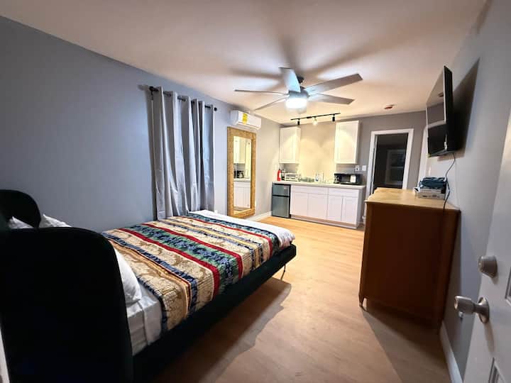 1 Br / 1 Ba With Kitchenette Unit E - Southaven, MS