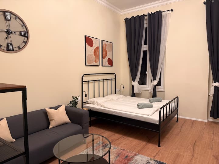 Puskas10 Brand New Modern Cozy Home W/ Park View - Budapest