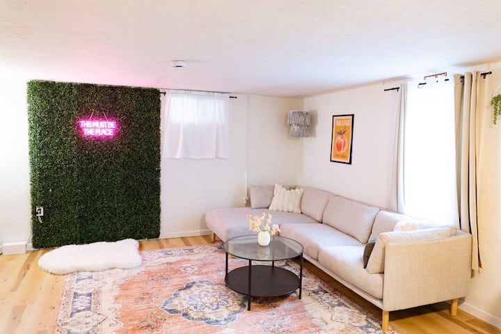 Trendy And Roomy Pet Friendly 1br Apt Close To Pdx - Oregon City, OR