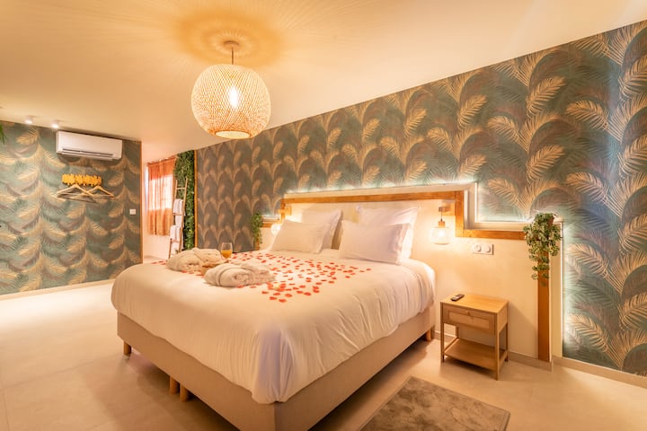 Loveroom Emeraude Sauvage - Balnéo Double Et Sauna - Gémenos