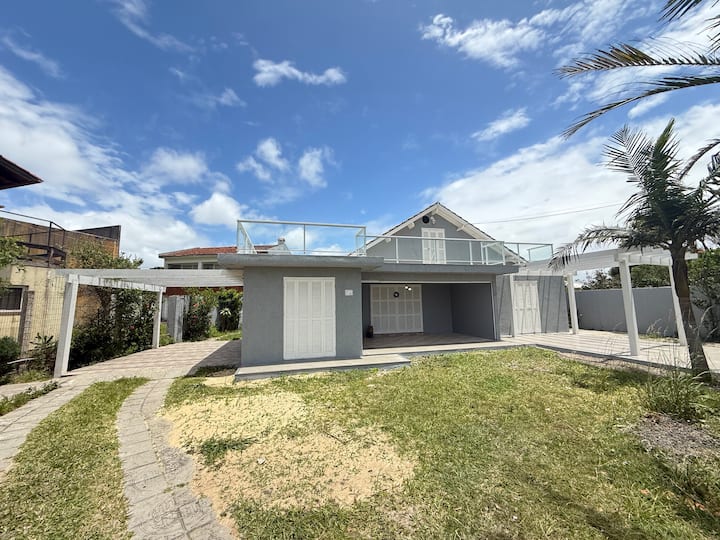 Casa Com Vista Para O Rio E Piscina - Tramandaí