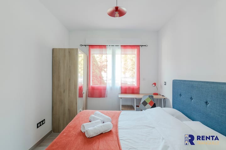 Chambre Dans Grande Villa Avec Douche Privée - Béziers