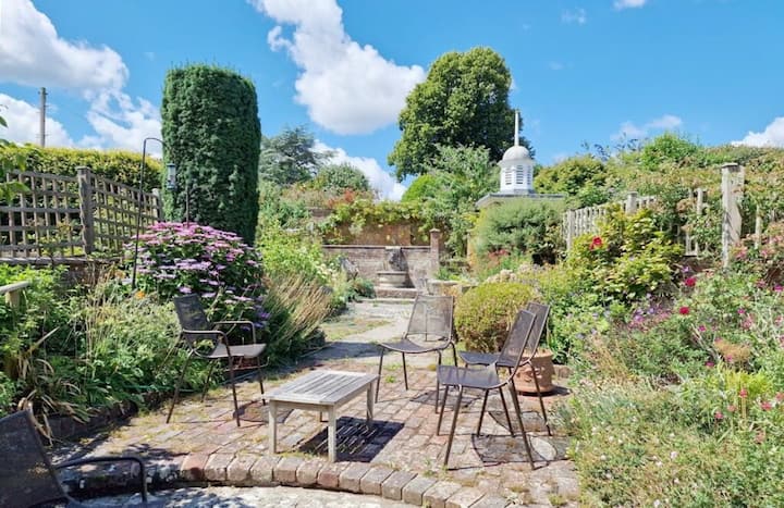 Captain’s Row: Historic Harbour Townhouse - Lymington
