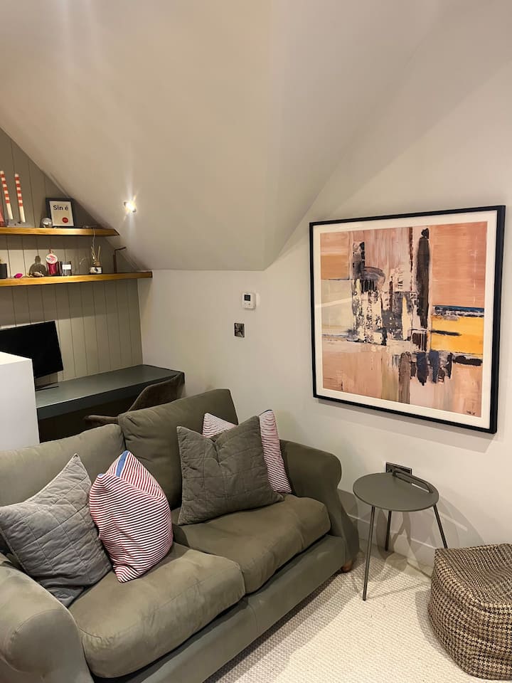 Stylish And Cosy Donnybrook 2-bedroom Home - Dún Laoghaire