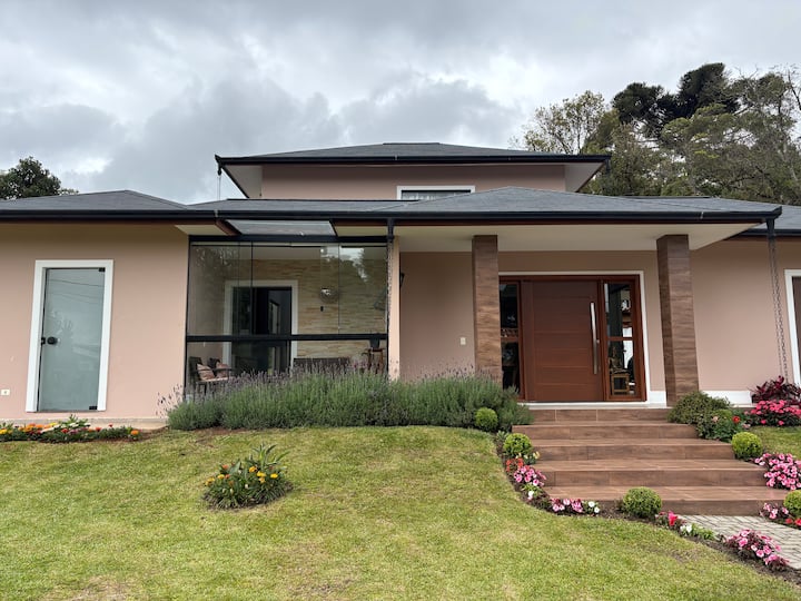 Refúgio Confortável - Próximo Ao Caminho Do Vinho - São José dos Pinhais